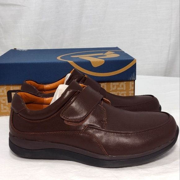 Propet | Shoes | Propet Parker Brown Leather Velcro Closure Shoes ...